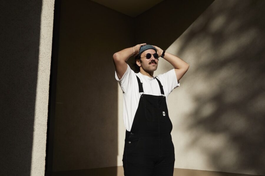 PREMIERE: Mangabey - Traveling Brain