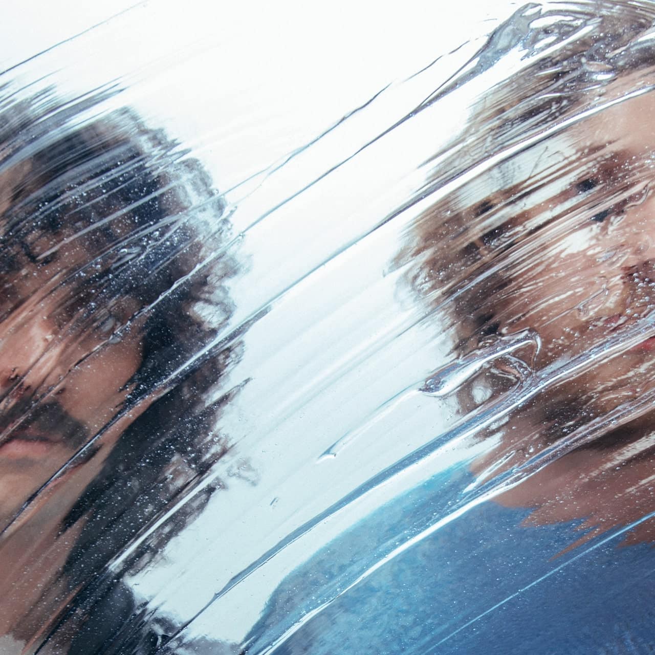 PREMIERE: Everything Liquid - Time